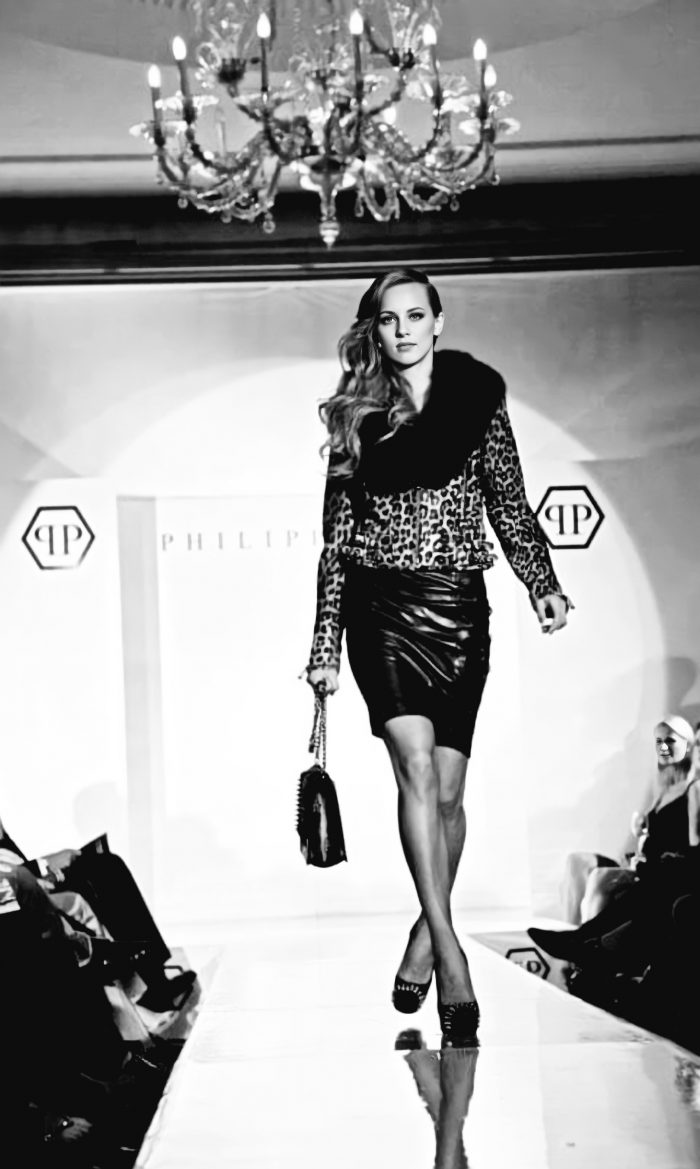 KASIA LENHARDT - About Kasia